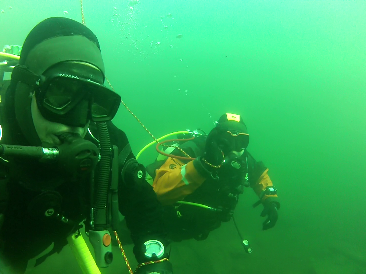 Kuhinaa Kunissa – Urheilusukelluskerho Delfin ry