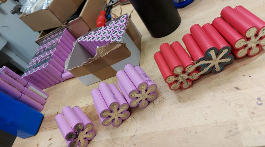 Akkupaketti sukelluslamppuun | Urheilusukelluskerho Delfin ry